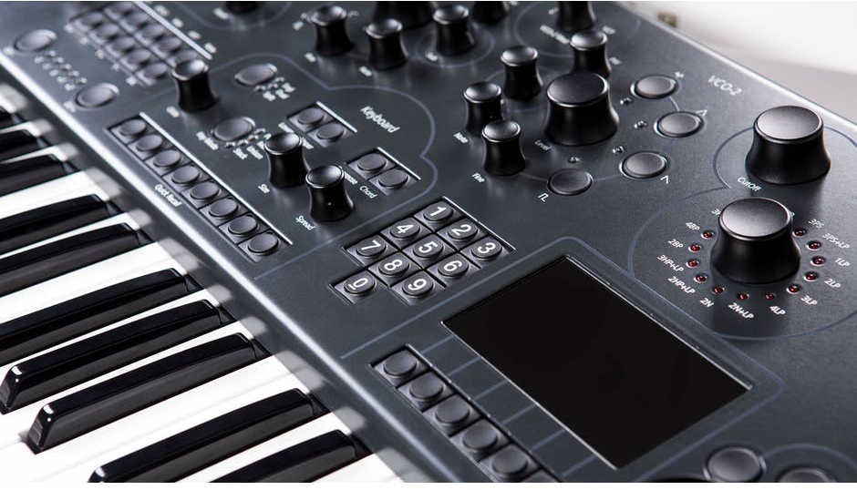 Modal Electronics 008